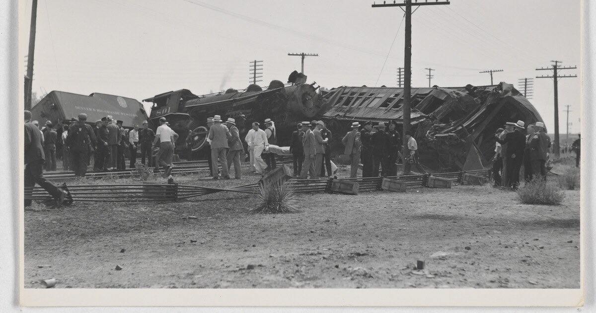 [Scene of a Rio Grande & Santa Fe Railroad accident] | Amon Carter ...