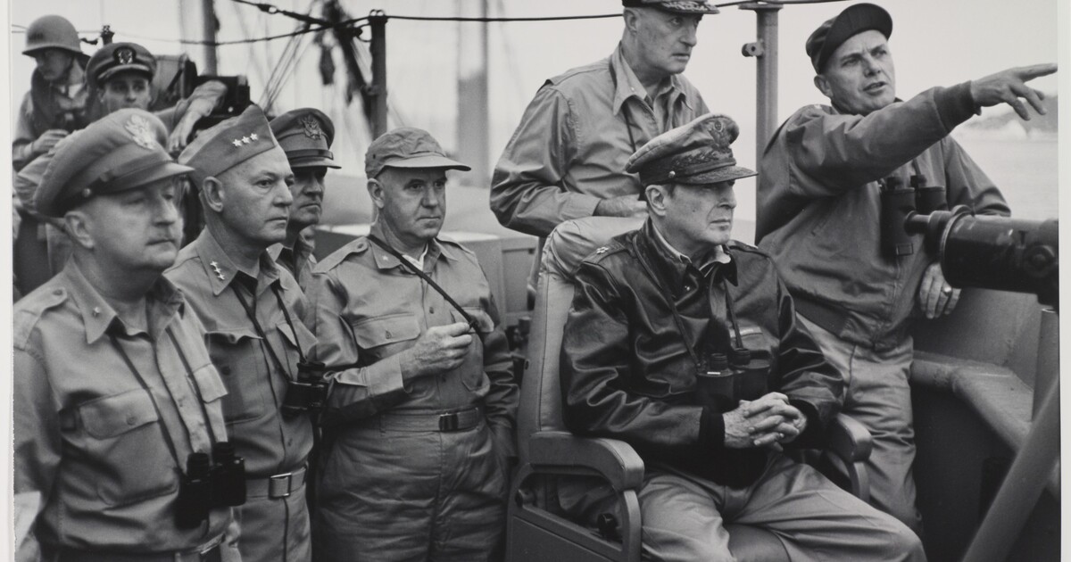 General MacArthur with His Staff during the Daring Landing at Inchon ...